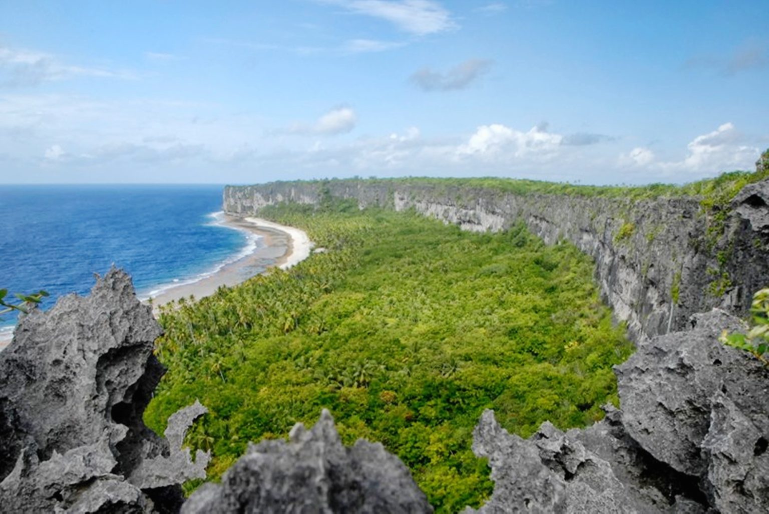 Makatea - Excellence Yacht Tahiti